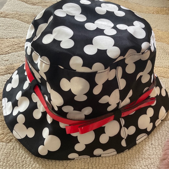 Disney | Accessories | Rare Disney Parks Bucket Hat Black And White ...